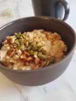 Maple Oatmeal - Easy, healthy breakfast in 5 minutes - Hint of Healthy
