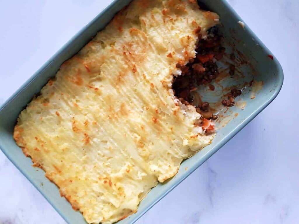 Vegetarian cottage pie with lentils | Hint of Healthy