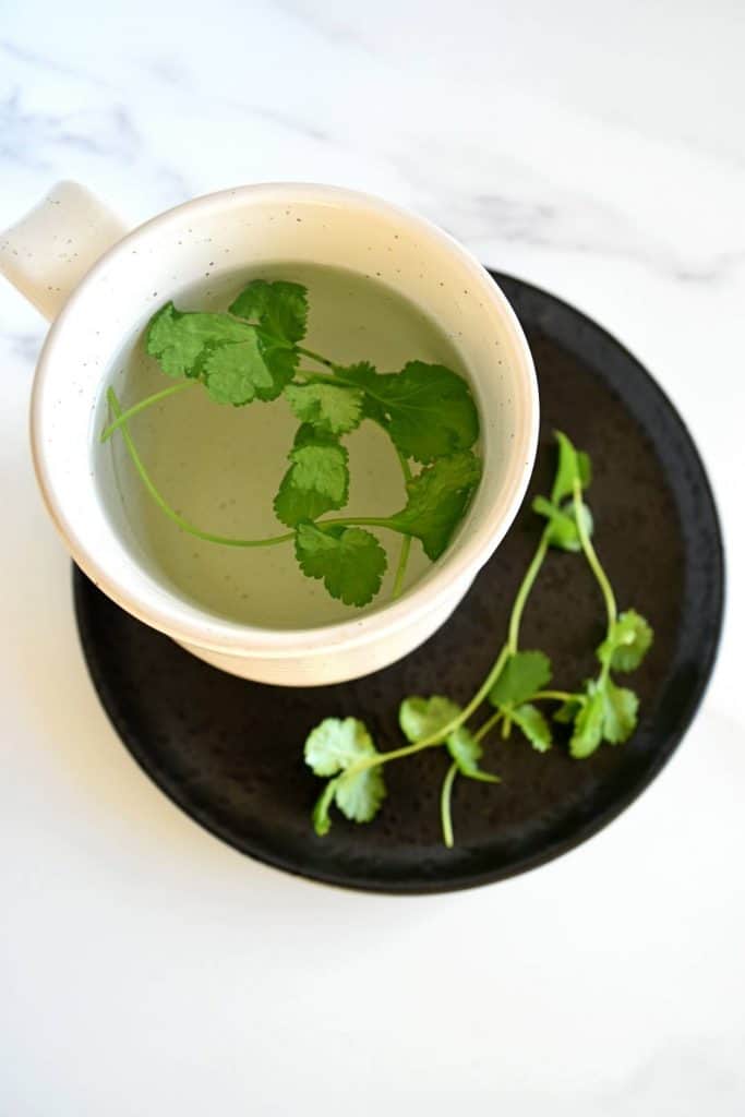 Cilantro Tea {Easy & Refreshing Drink} - Hint of Healthy