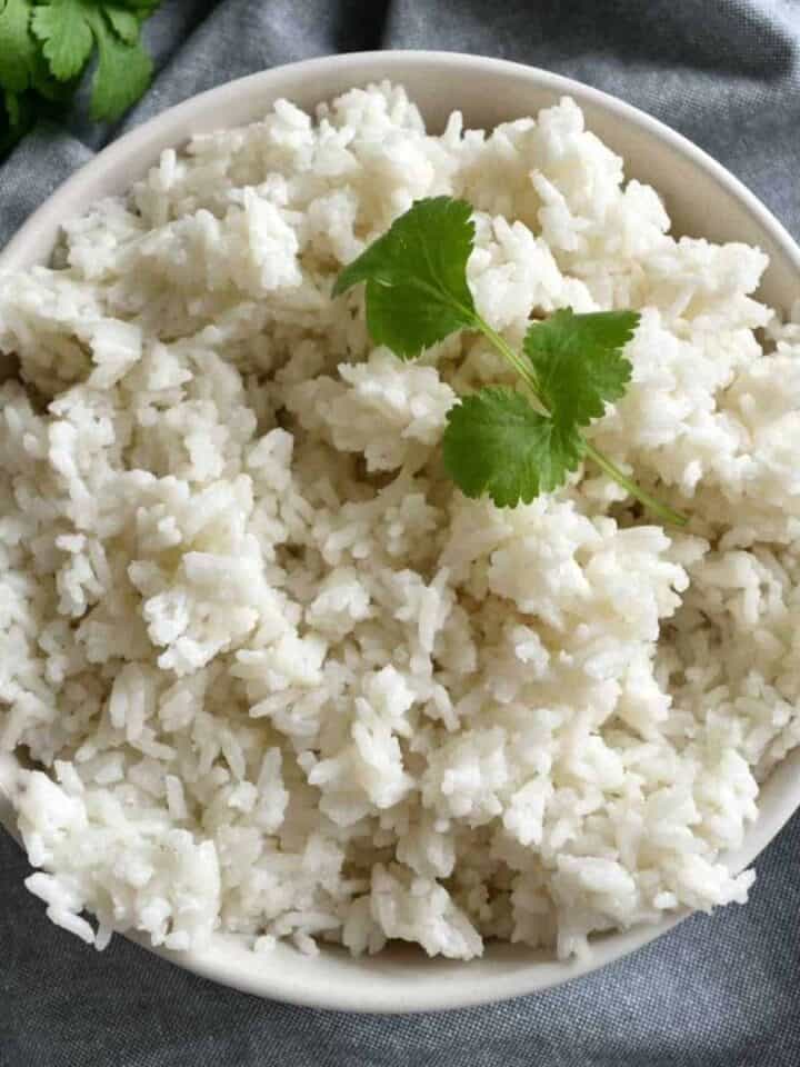 Dill Rice {Easy & Tasty Side Dish!} - Hint of Healthy