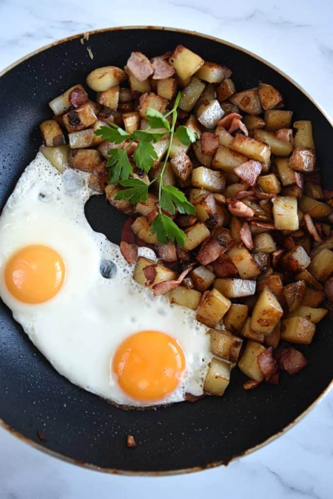 Pytt I Panna - Swedish Hash {Easy Leftover Meal} - Hint of Healthy