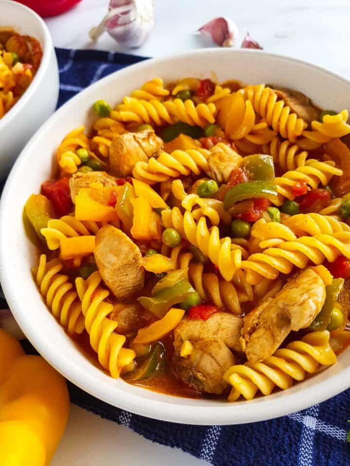 Easy Chicken Curry Pasta - Hint of Healthy