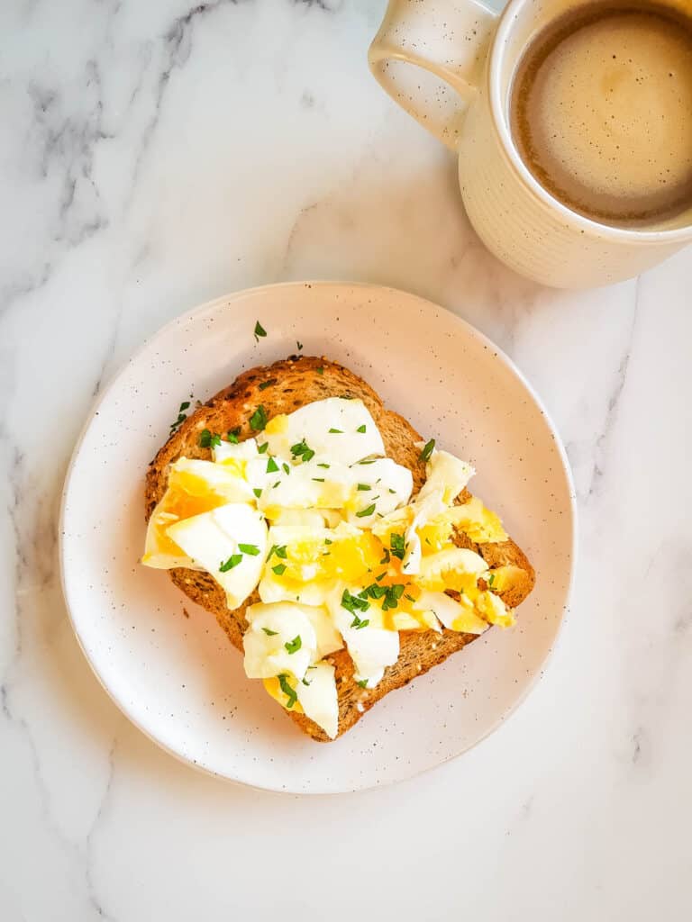 Smashed Egg on Toast - Hint of Healthy