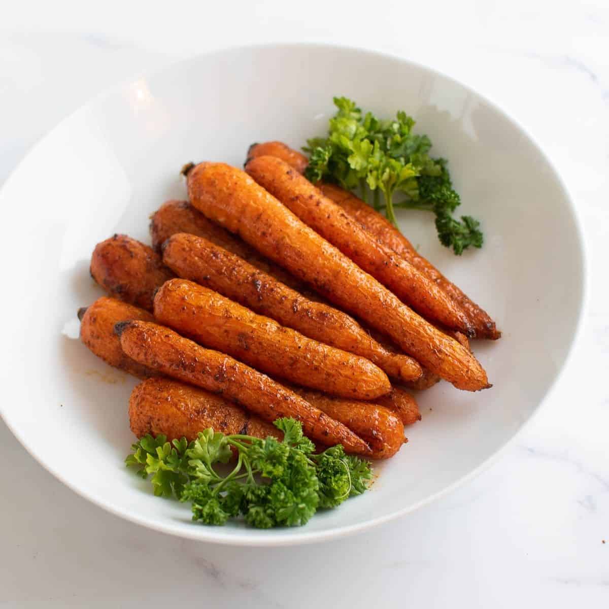 Spicy Roasted Carrots {Easy Side Dish} | Hint of Healthy