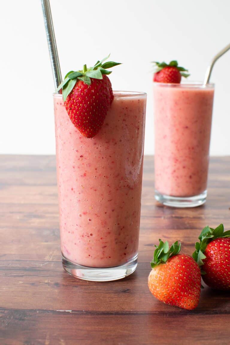 Strawberry Peach Smoothie (3 Ingredient Recipe!) - Hint of Healthy