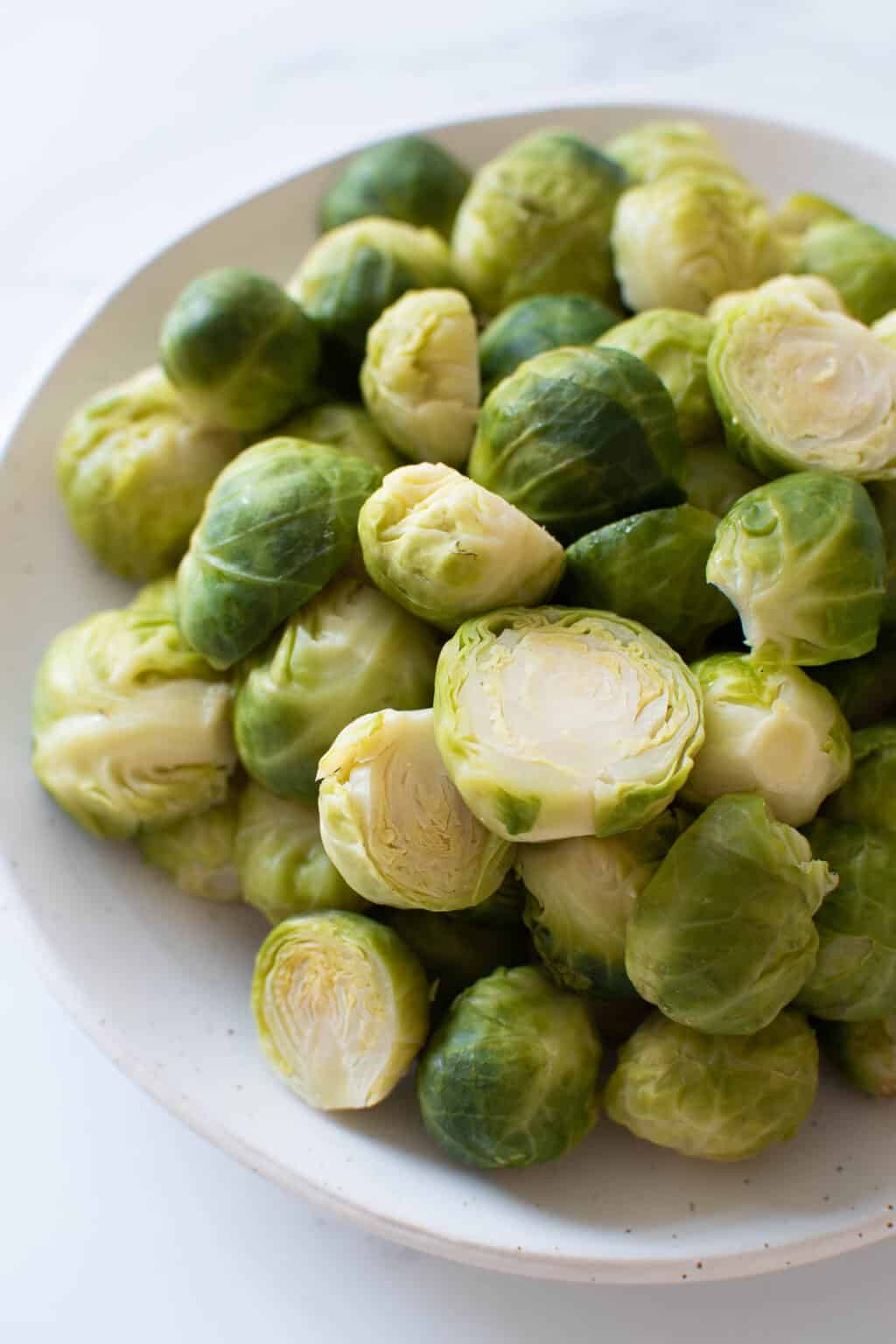 Steamed Brussels Sprouts (Easy 5-Minute Side Dish) - Hint of Healthy