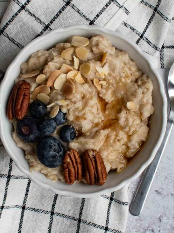 Healthy Pearl Barley Porridge {Easy Breakfast} - Hint of Healthy
